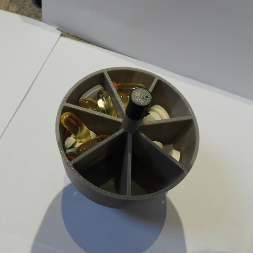 Download STL file Pill Holder Dispenser 7 Day • 3D printing object ・ Cults