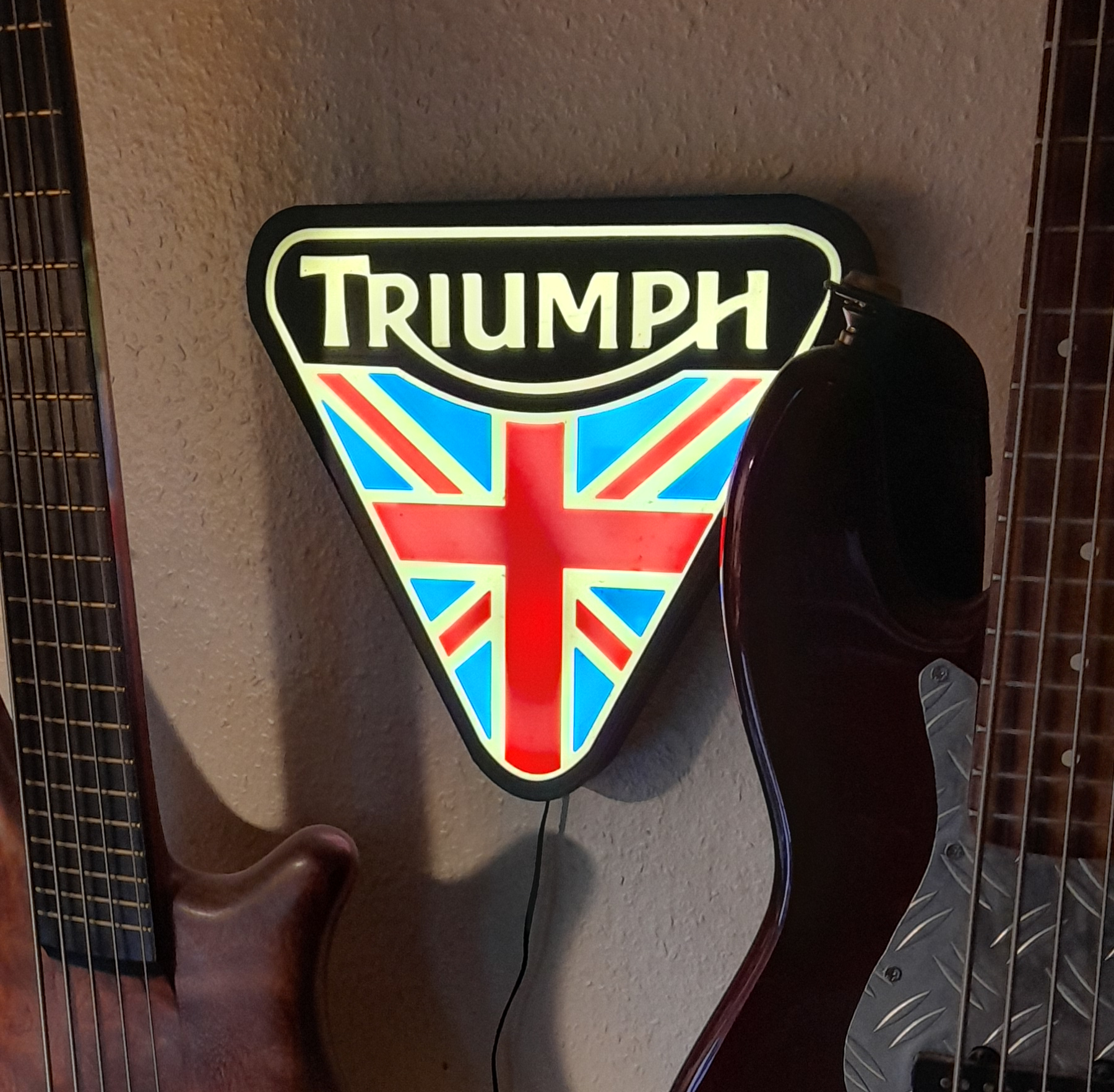 STL file Triumph Logo Multicolor・3D print design to download・Cults