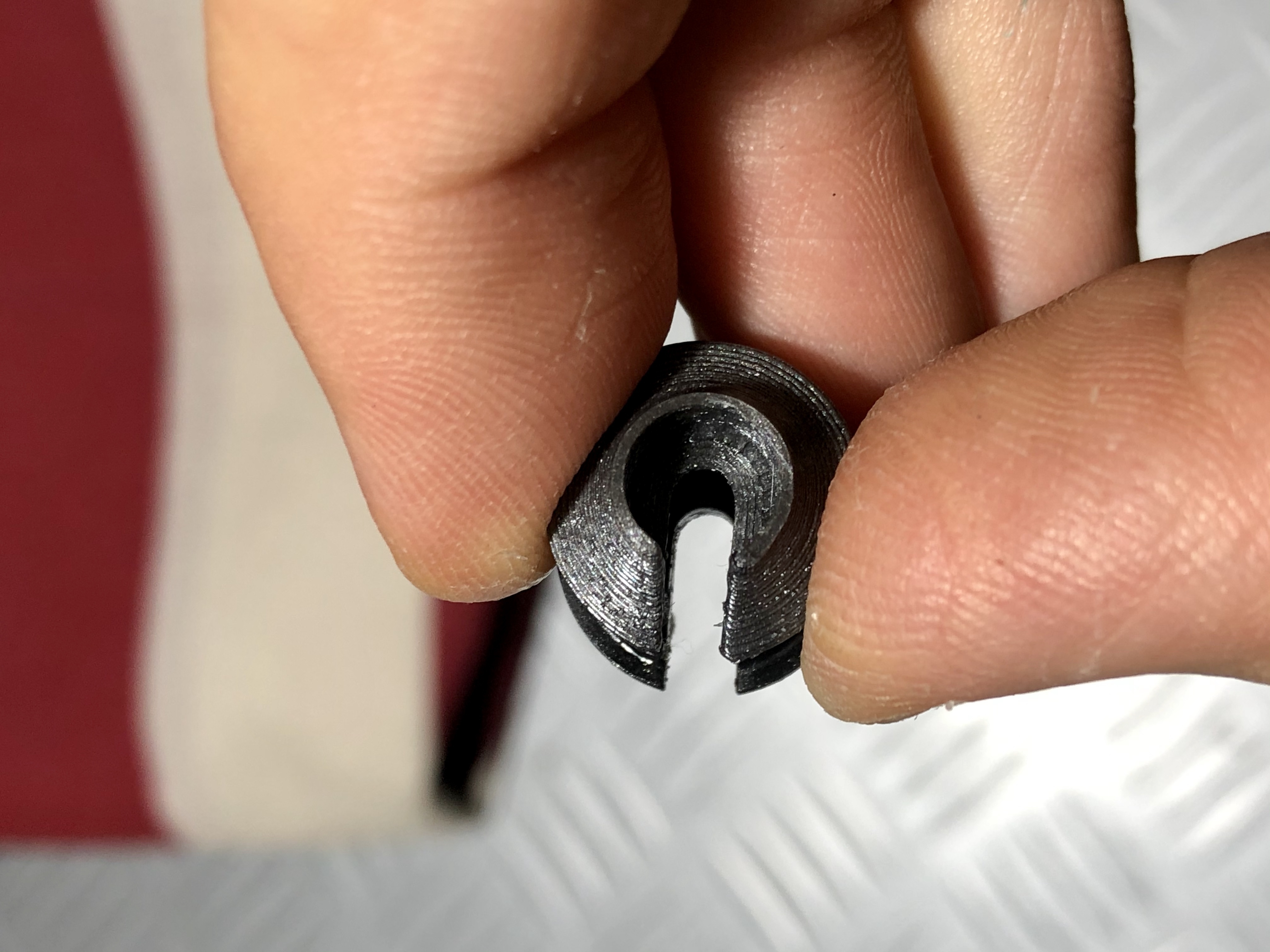 STL file Traxxas TRX4 Spring retainer 👽・3D printable model to download ...