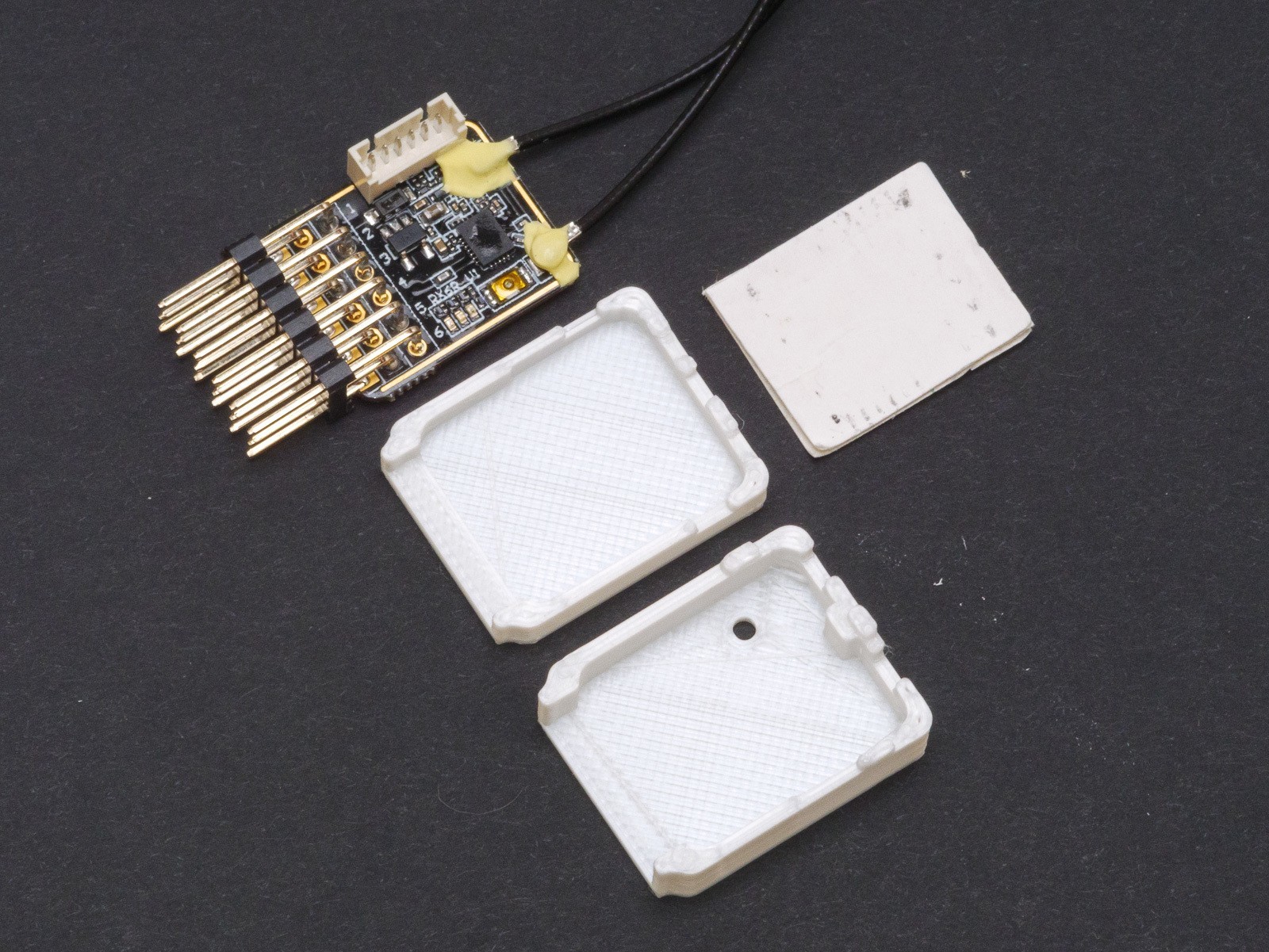 Free STL file RX6R hard case 👽・3D printer design to download・Cults