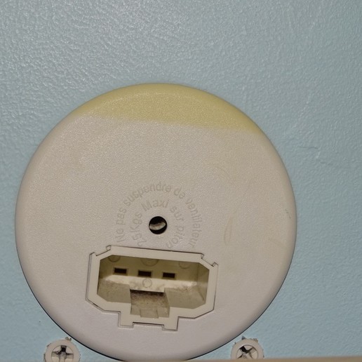 Télécharger STL gratuit Cache électrique pour prise lampe ・ Cults