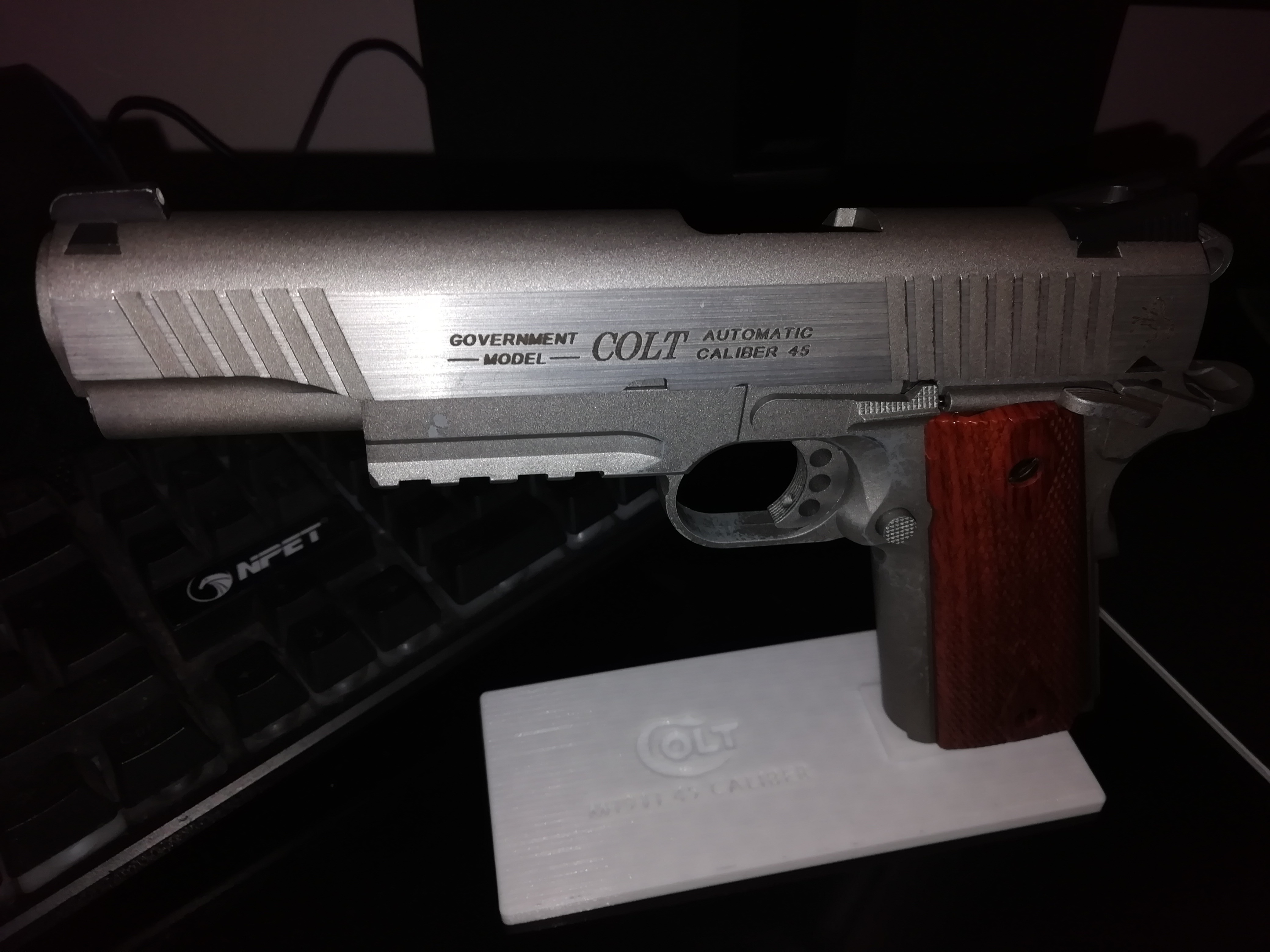 Free STL file Stand Colt1911・3D printing template to download・Cults