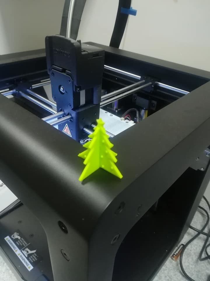 Free 3D file christmas tree・3D printing design to download・Cults