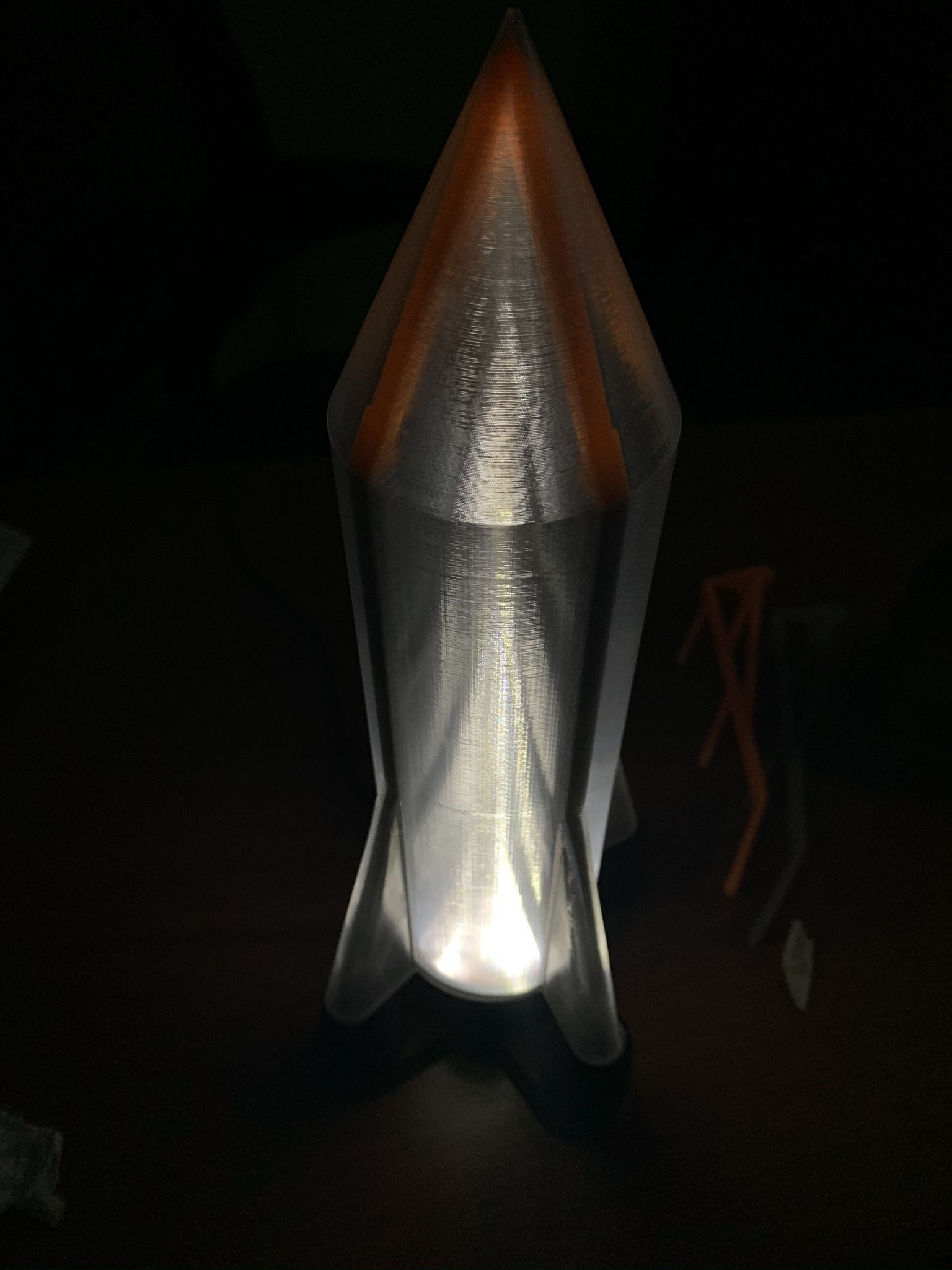 STL file ROCKET table lamp 🚀・Template to download and 3D print・Cults