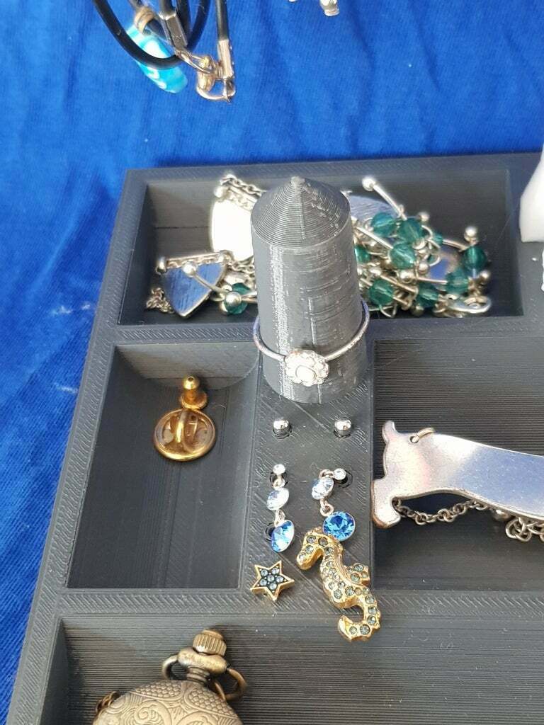 STL file LOTR Jewellery Tree 🌳・Model to download and 3D print・Cults