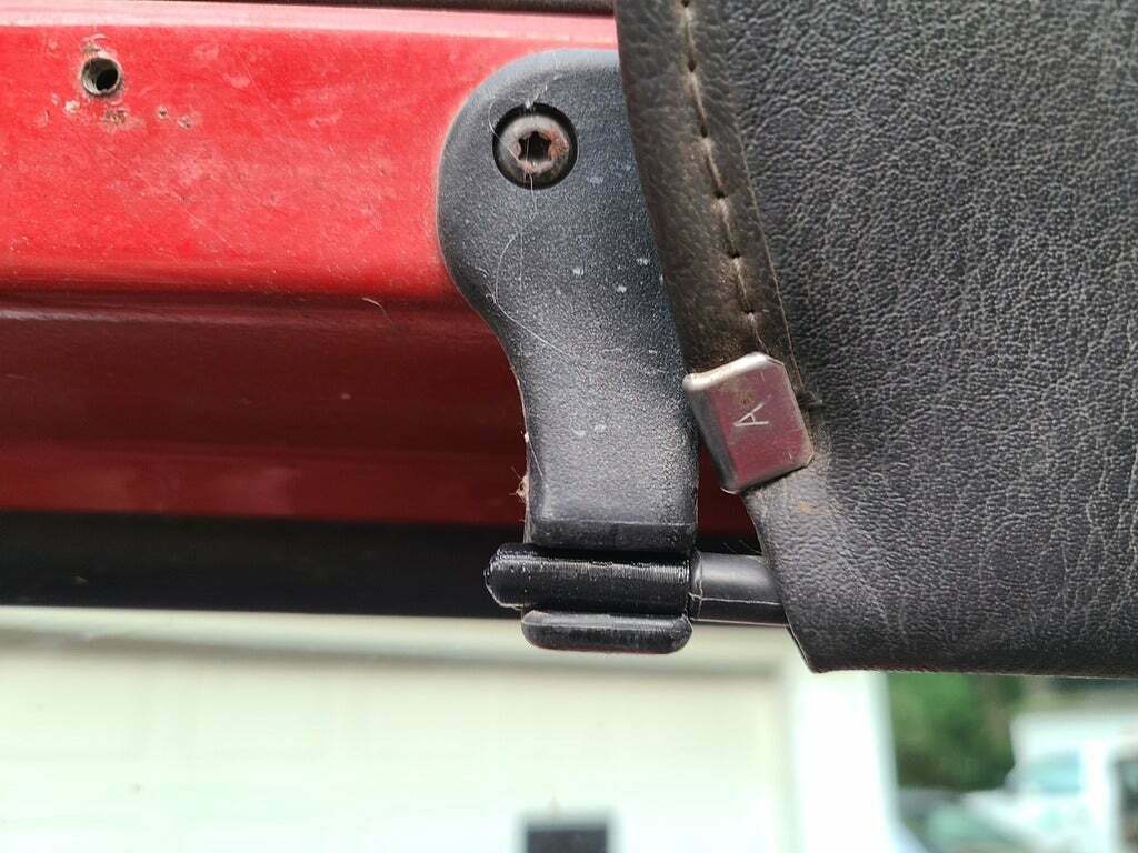 Free STL file Jeep TJ sun visor end・3D printable object to download・Cults