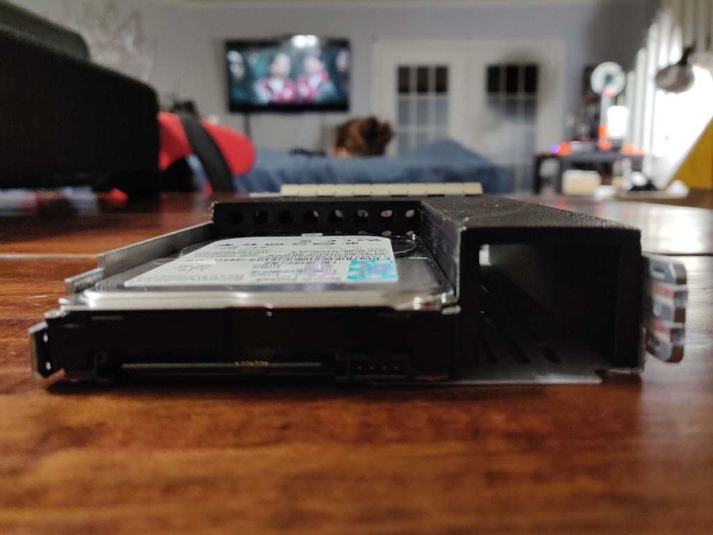 Free 3D file SAS/SATA tray caddy adapter 2.5"・3D printer design to ...