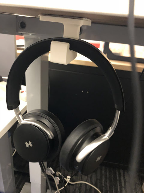 Free 3D file Headset Hanger・3D printer model to download・Cults