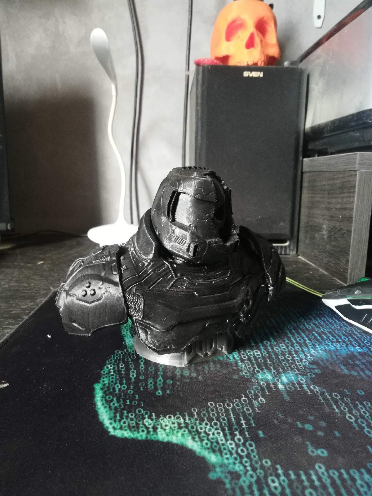 STL file DOOM SLAYER skull 💀・Template to download and 3D print・Cults