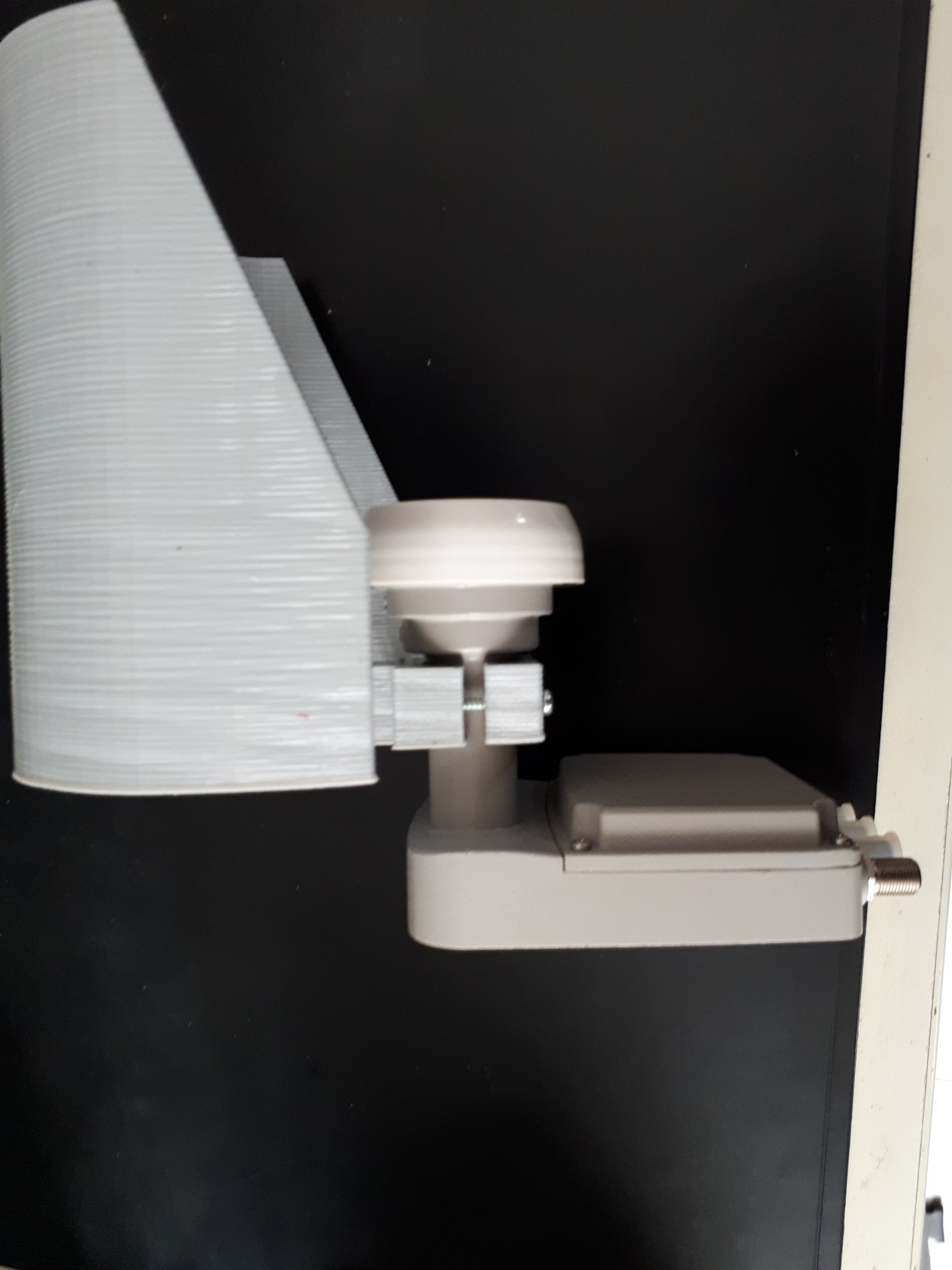 Free GCODE file 4-port LNB snow cover・3D printing template to download ...