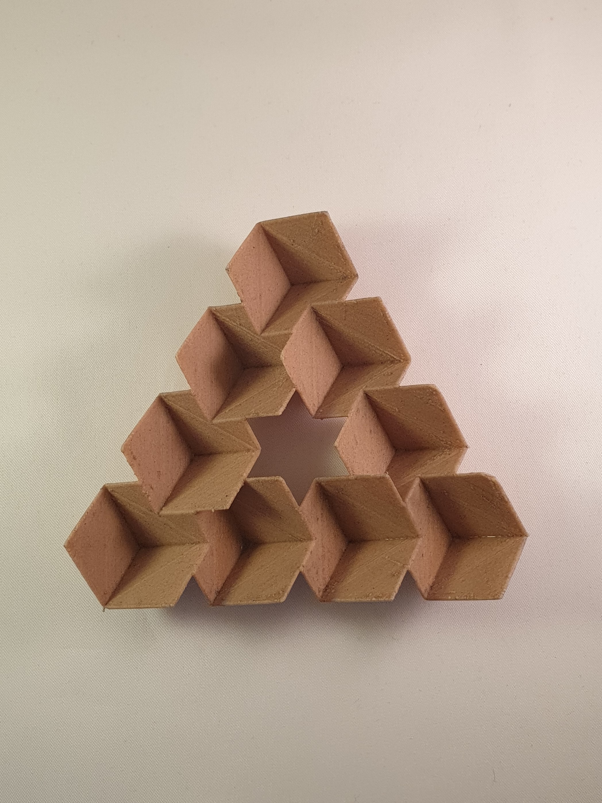 3D printing Penrose Triangle Illusion • made with Ultimaker 2+・Cults