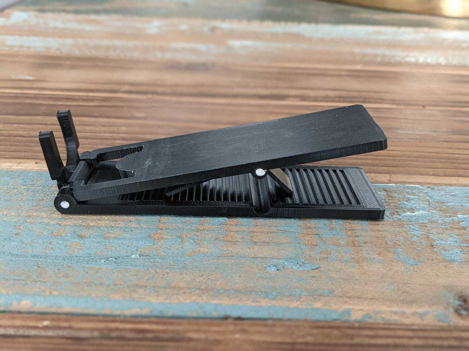 STL file Mini projector stand - Mini projector stand 📽️・Model to ...