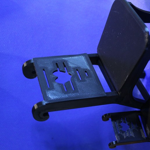 Download free STL file 1/12 and 1/6 Miniature chair • 3D printer model ...