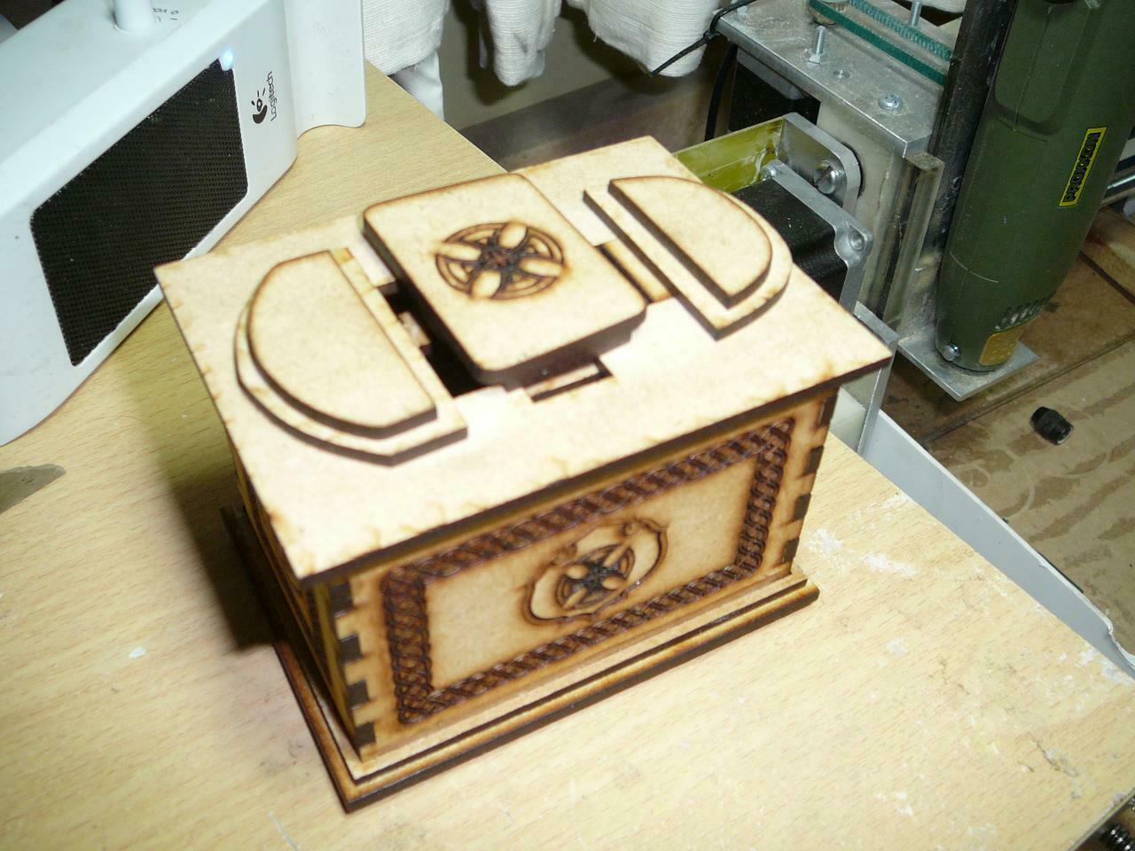3D file BOX WITH MECHANISM・3D printable model to download・Cults
