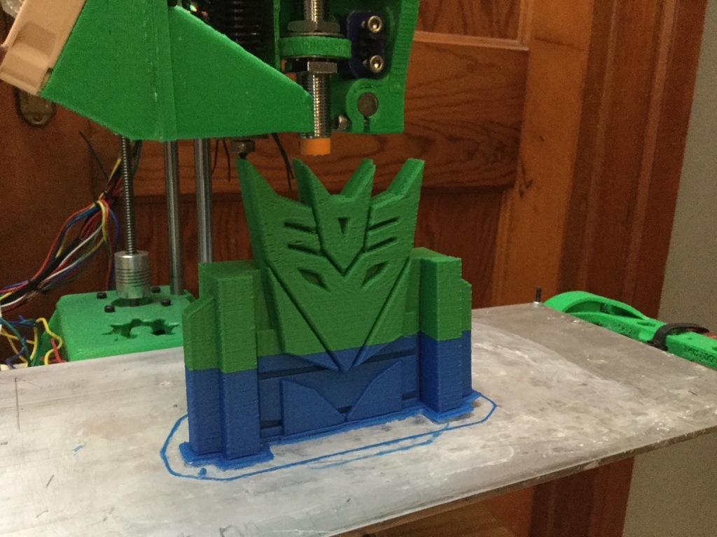 Free 3D file robot tyrant's throne cut into pieces・Design to download ...