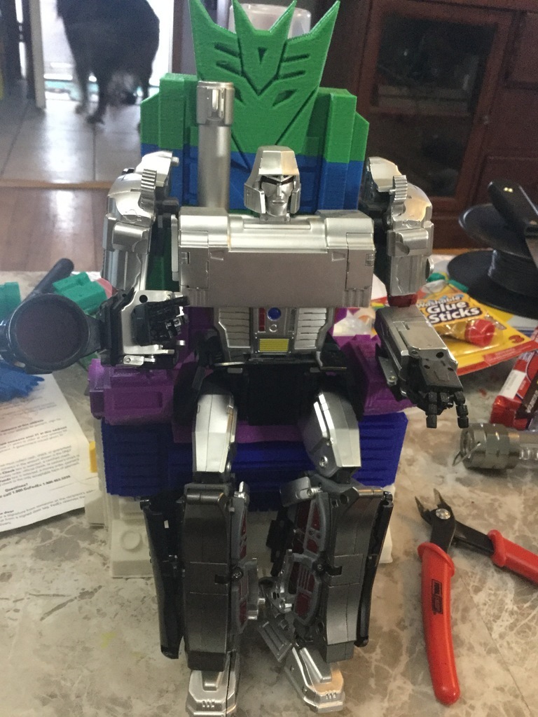 Free 3D file robot tyrant's throne cut into pieces・Design to download ...