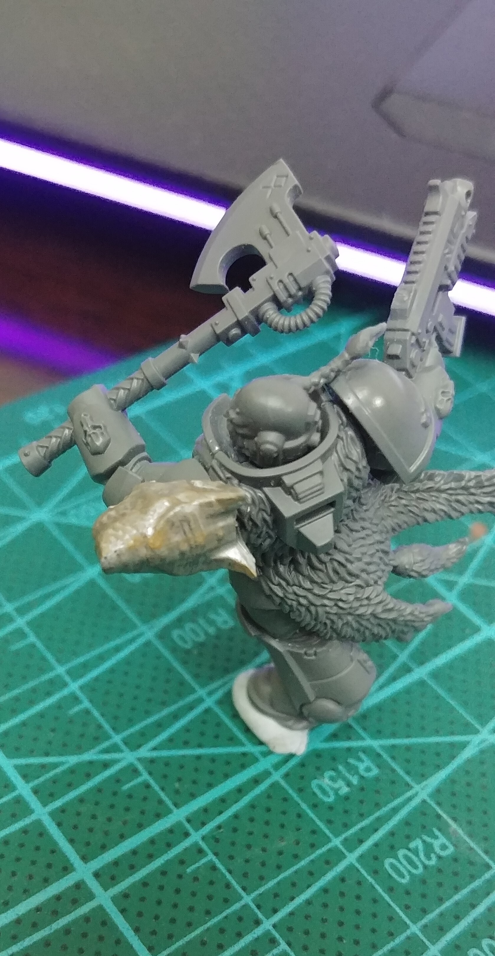 Free STL file Metal Wolf Head Pauldrons 🐺・3D printable model to ...