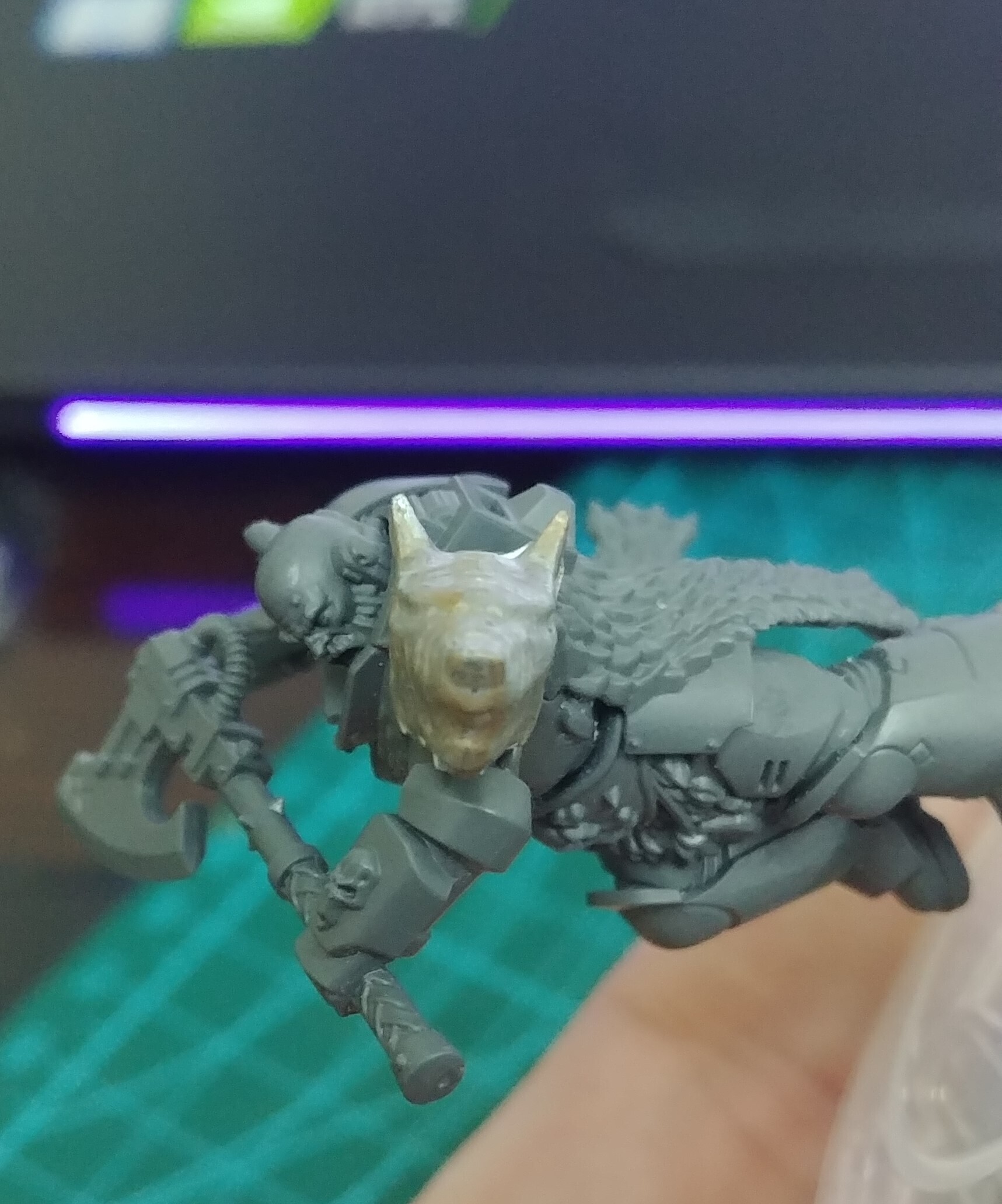 Free STL file Metal Wolf Head Pauldrons 🐺・3D printable model to ...