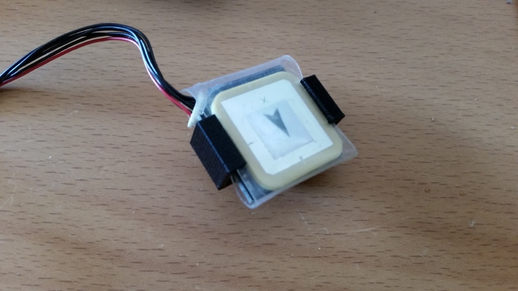 Free 3D file Quanum Venture GPS Mount 🚁・3D printer design to download・Cults