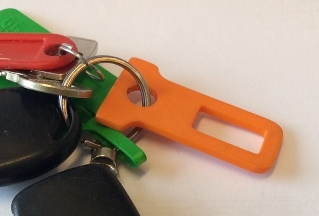 Free STL file Buckle Plug Keychain 🔌・3D print design to download・Cults
