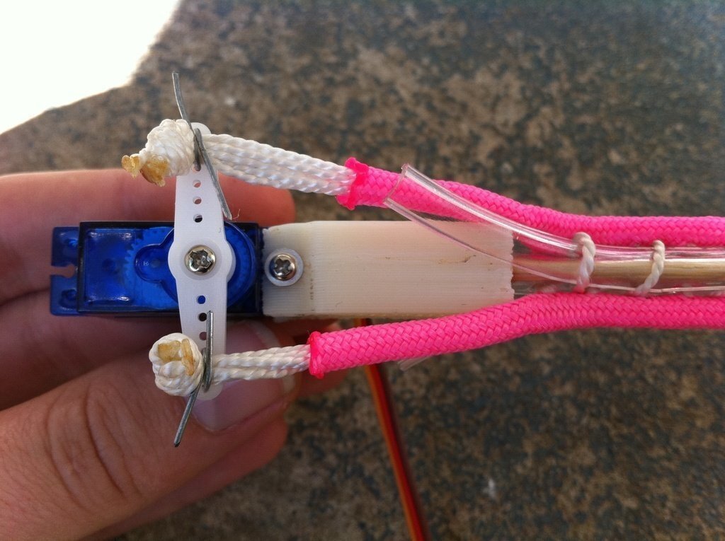 Archivo STL gratis HXT900 Servo to Hose mount, para tentáculo・Plan para ...