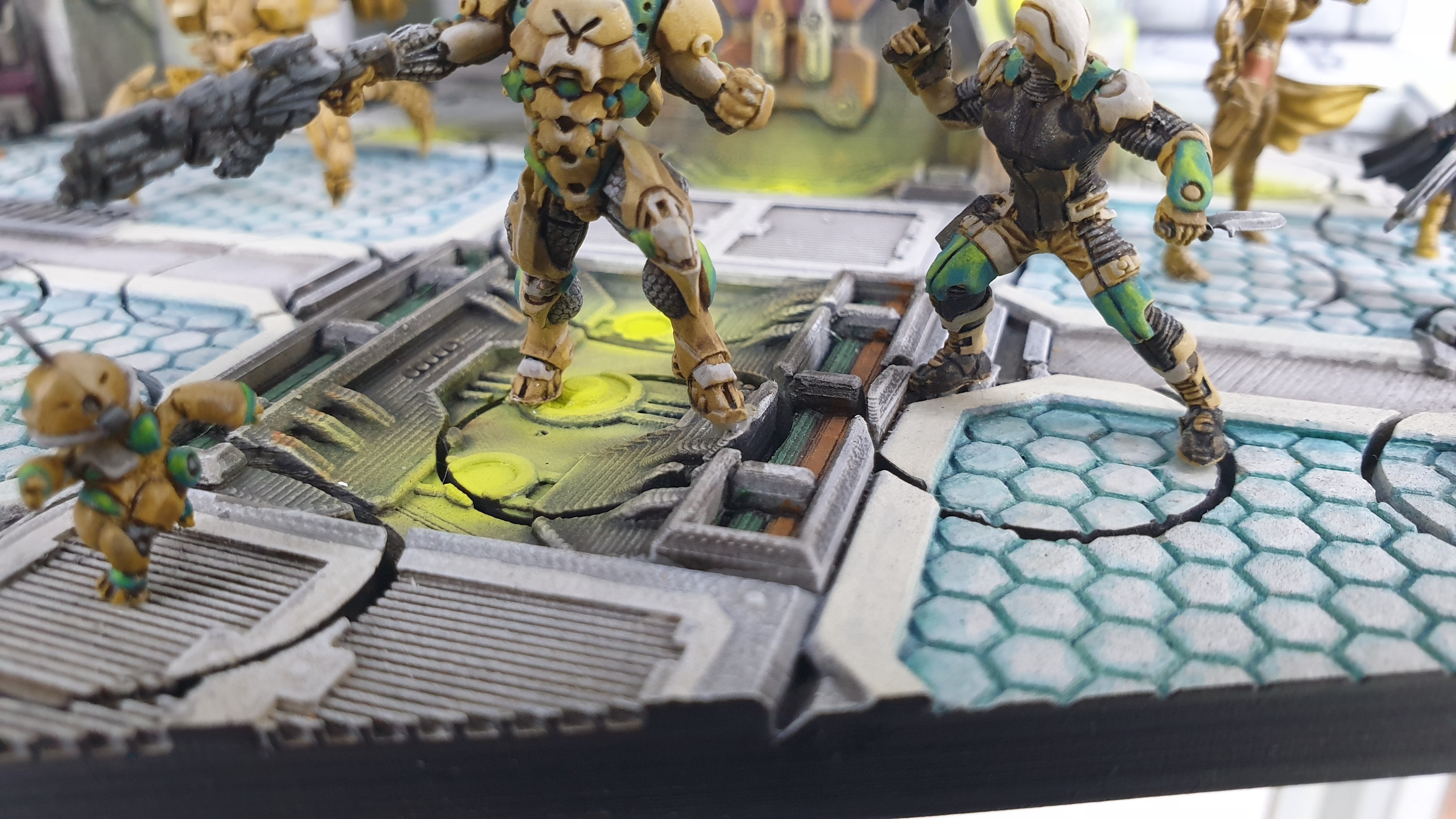 STL file The Facillity - a futuristic Miniature Display ♾️・Template to ...