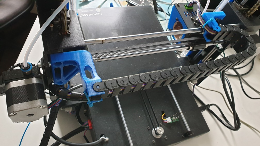 Free 3D file Anycubic i3 Mega drag chain holder for side mounted ...