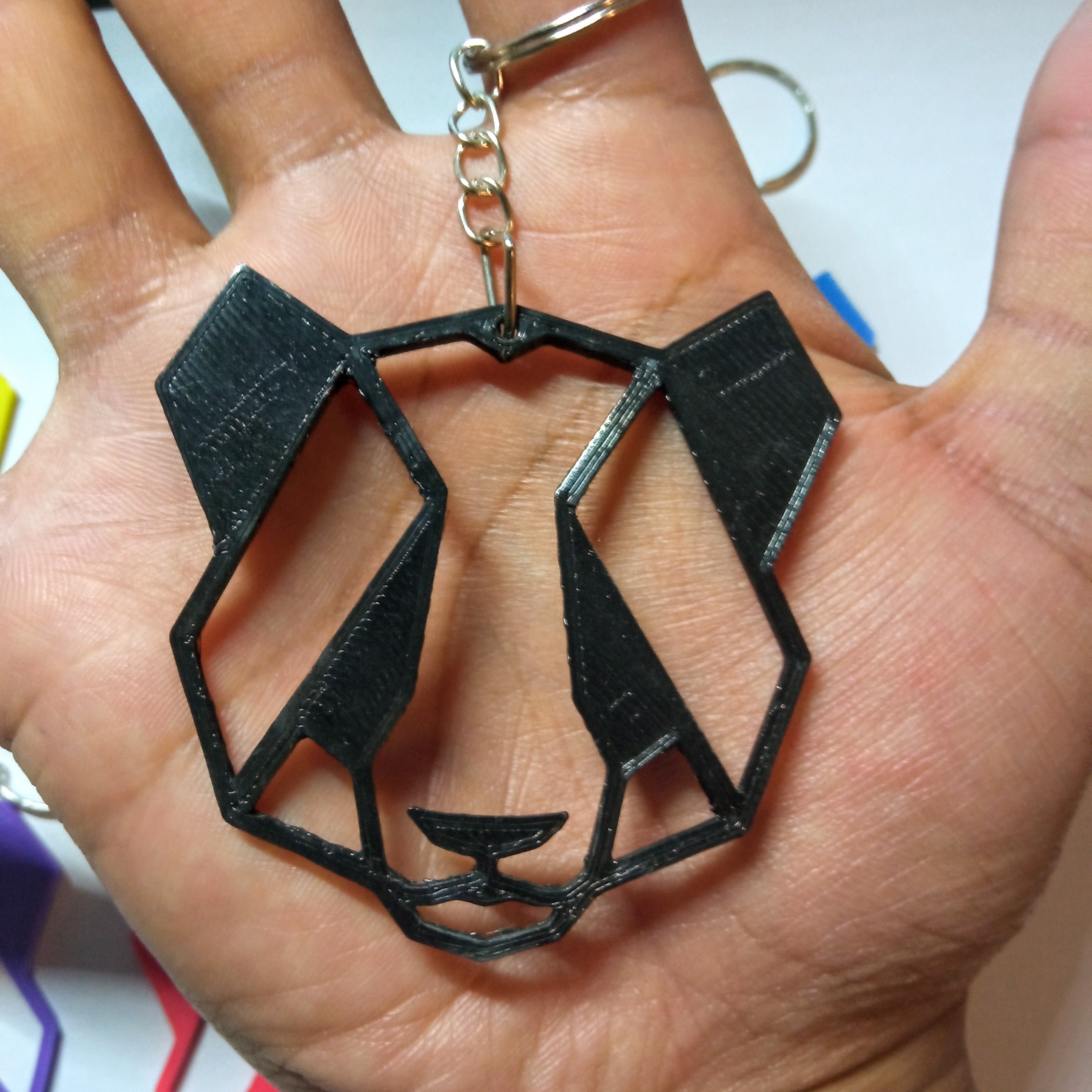 STL file Panda Keychain Keychain Keychain Animal Geometric・Design to ...