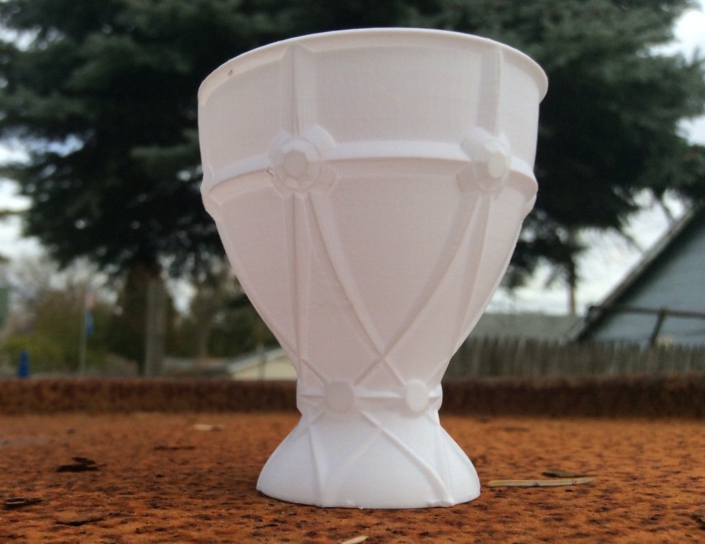 Archivo STL gratuito Copa, Grial, Cáliz o Florero adornado 🗿・Design ...