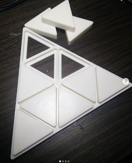 STL file Triangle Puzzle・3D printing template to download・Cults