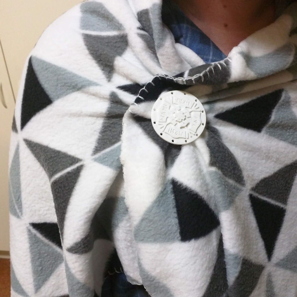 Free 3D file Thor symbol cloak fastener 👗・3D printing idea to download ...