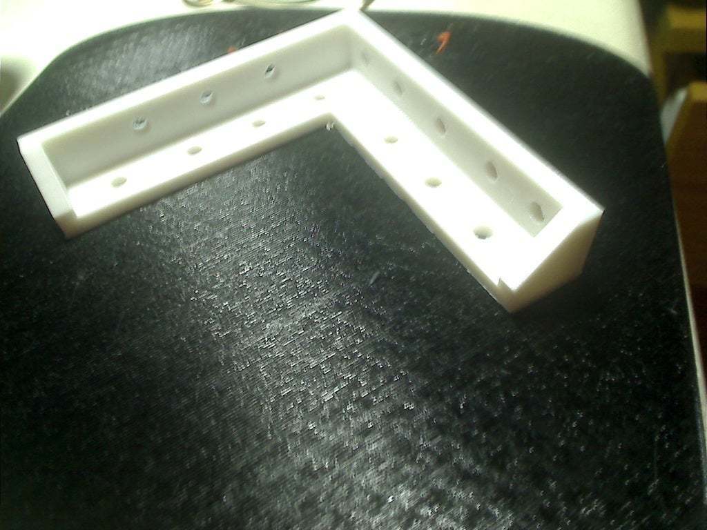 Free STL file 90% Angle Bracket・3D printing model to download・Cults