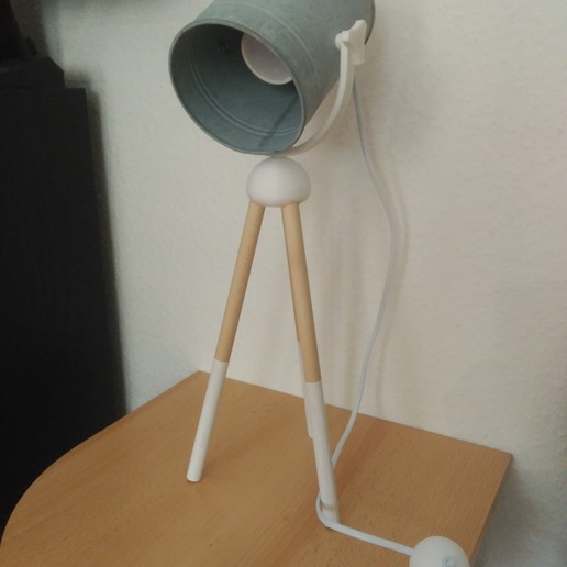 Download STL Tripod lamp with wooden legs ・ Cults