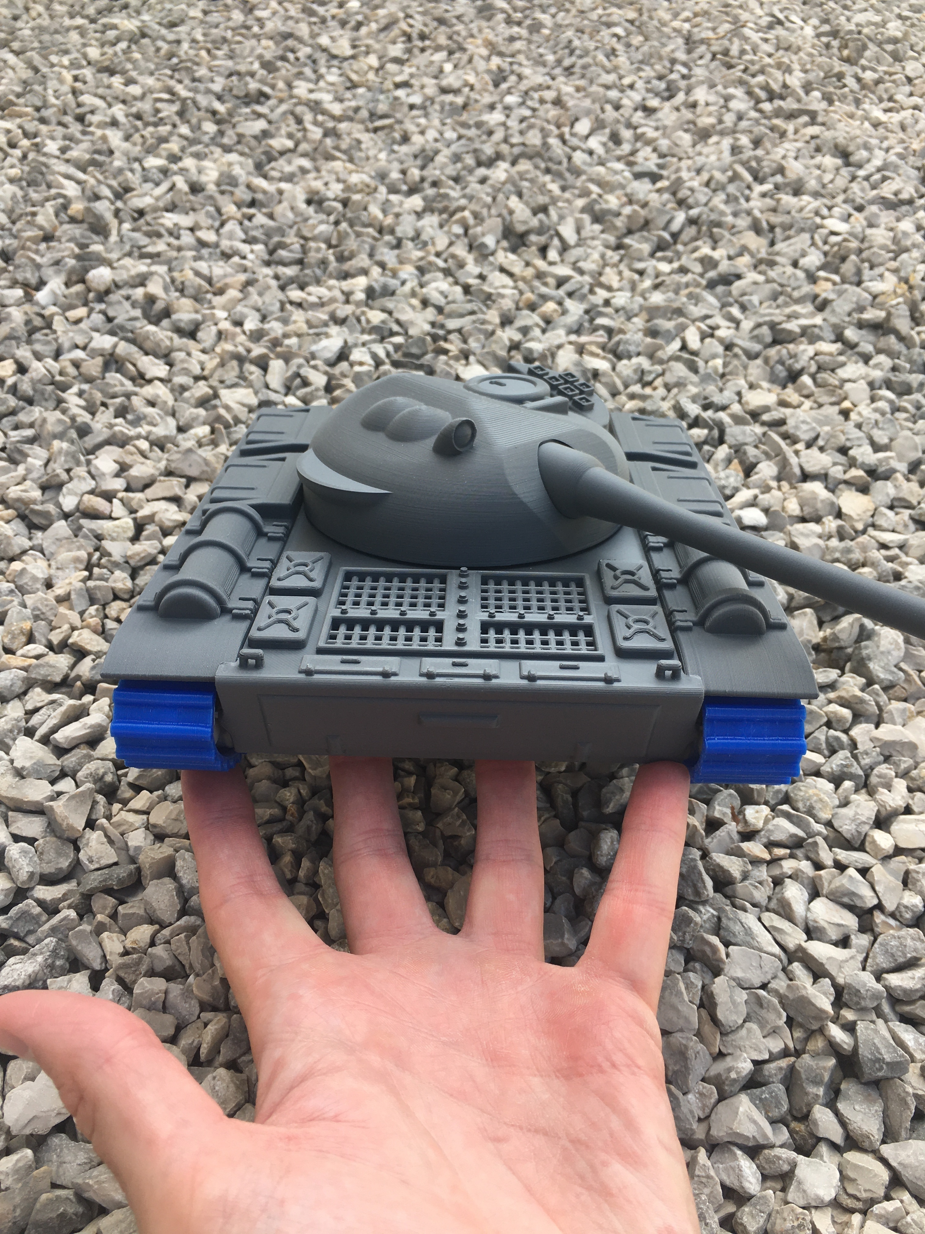 Fichier STL gratuit Char 🪖・Plan imprimable en 3D à télécharger・Cults