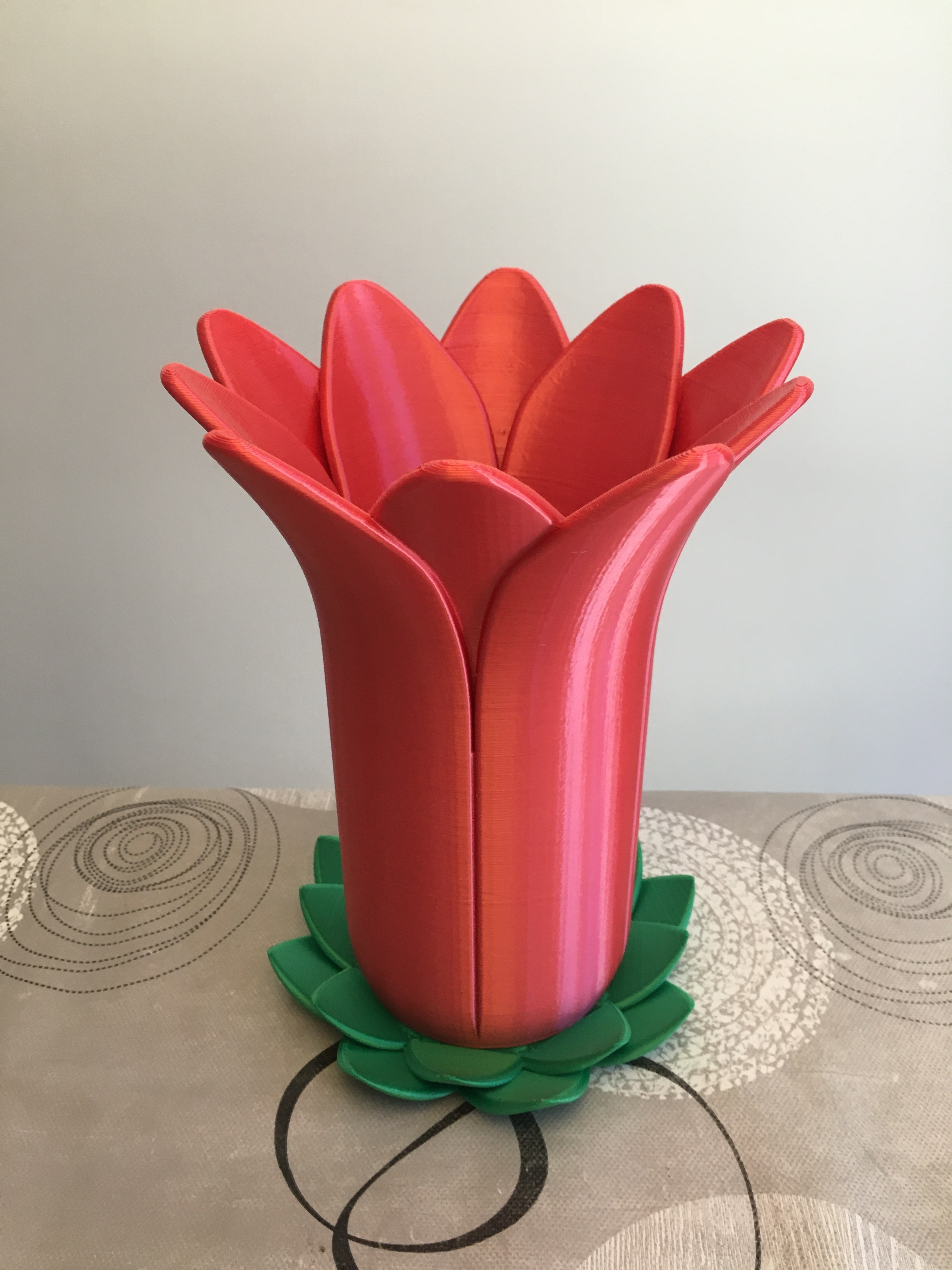 Free STL file Vase 4・3D printer model to download・Cults