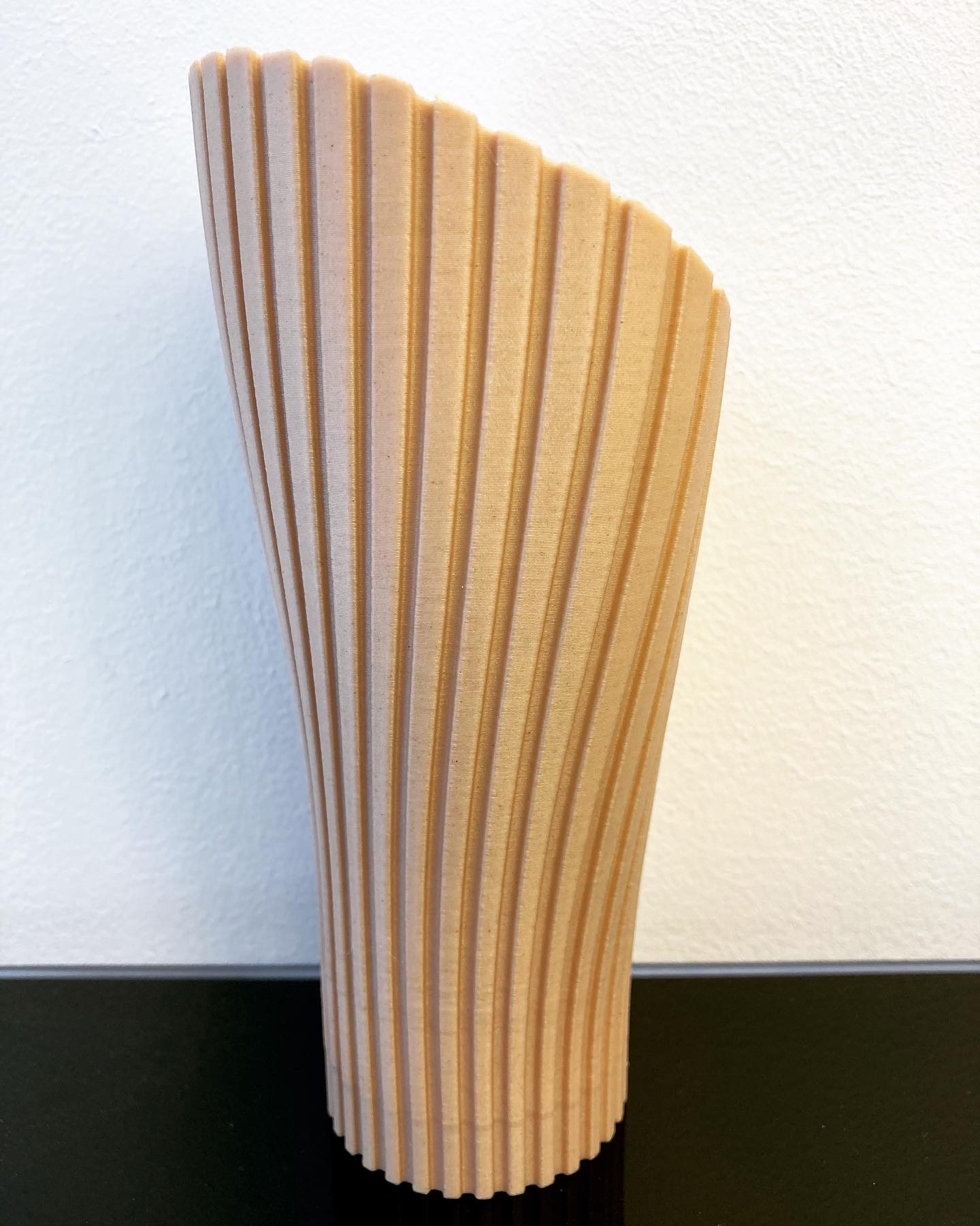 Free STL file Vase 10・3D printer design to download・Cults