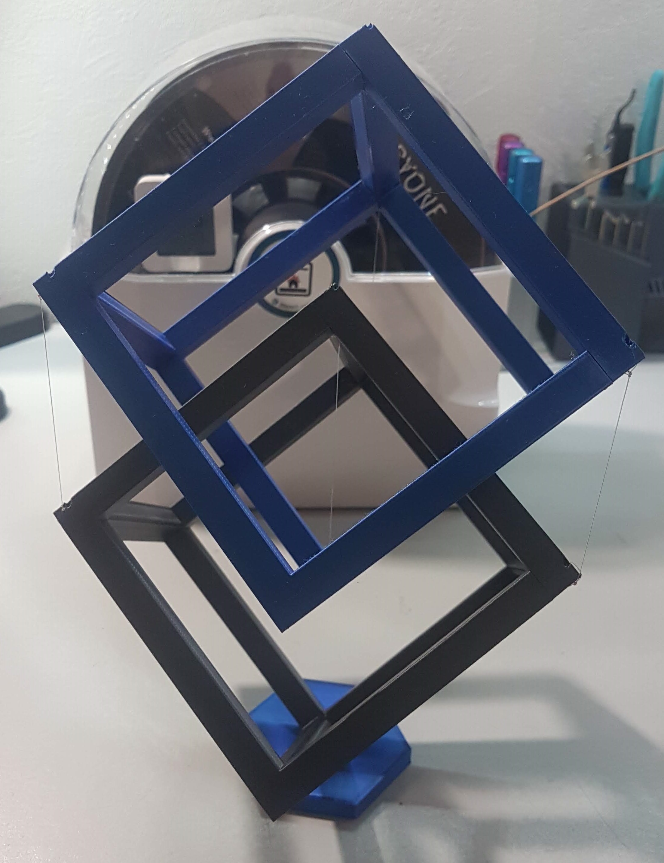 3D printer Levitating cube - Tensegrity • made with Crelity Ender 3・Cults