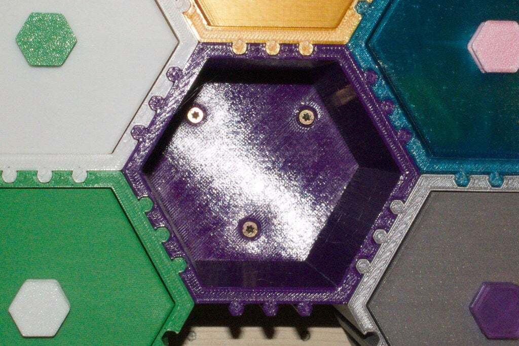 Free STL file The HIVE Custom Fit with 3 Holes 🏠・3D printing idea to ...