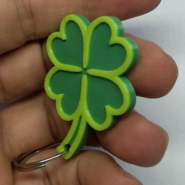 STL file Keichain four-leaf clover・3D printer design to download・Cults