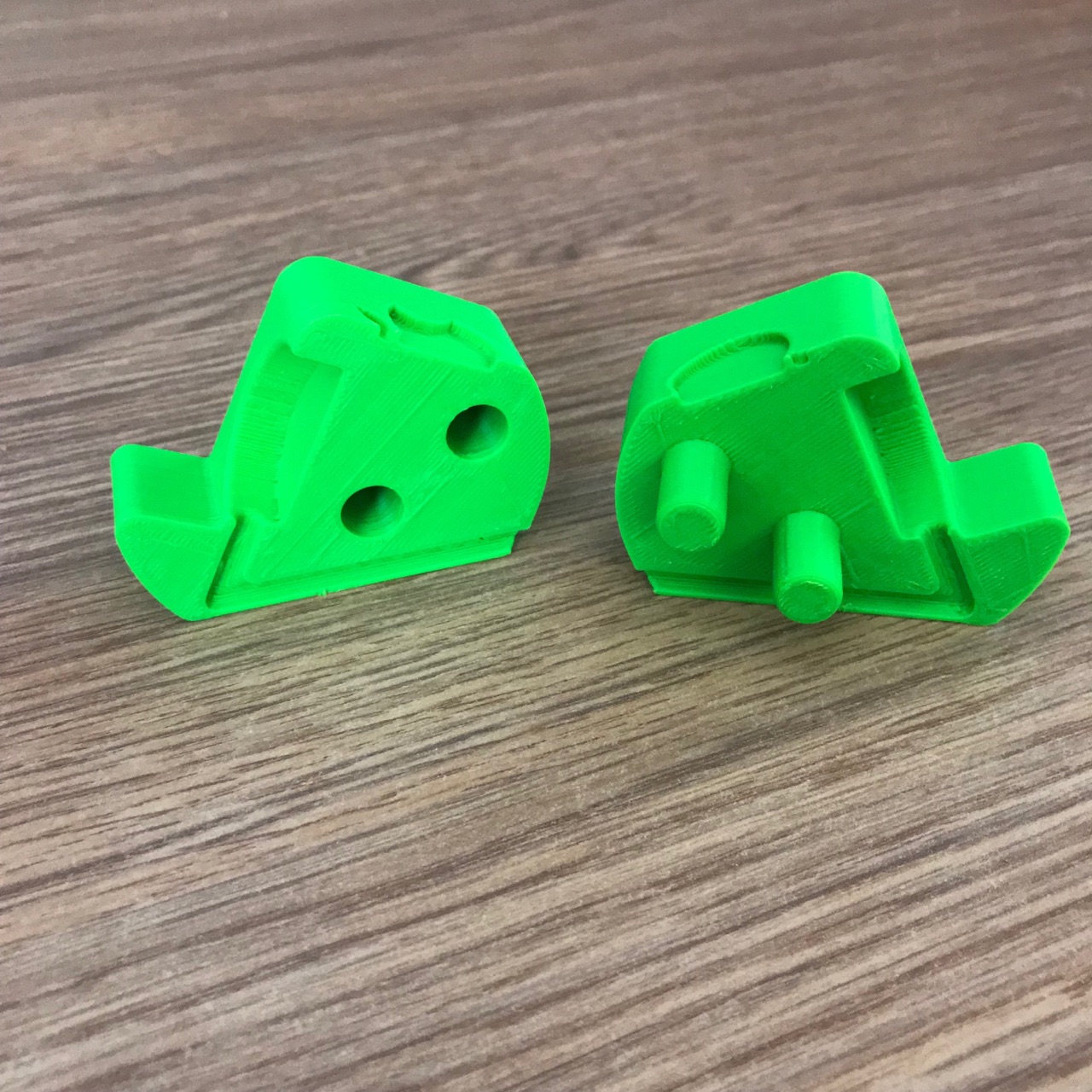 Free STL file Holder for Apple Watch・3D printable object to download・Cults