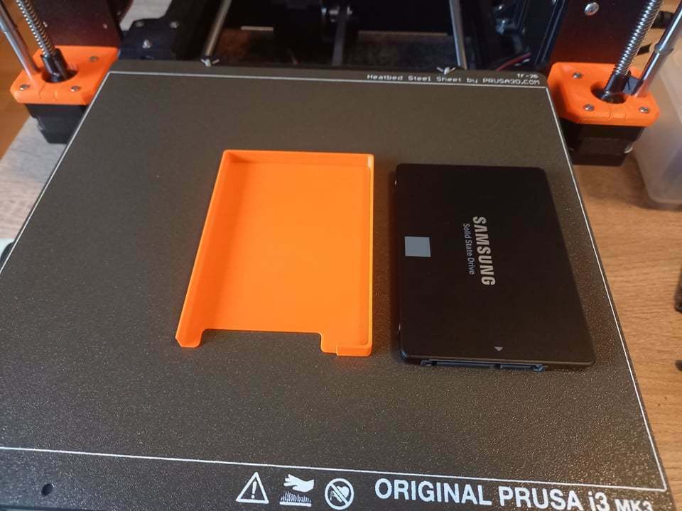 Free 3D file SSD case for Laptop (Notebook)・3D printable design to ...