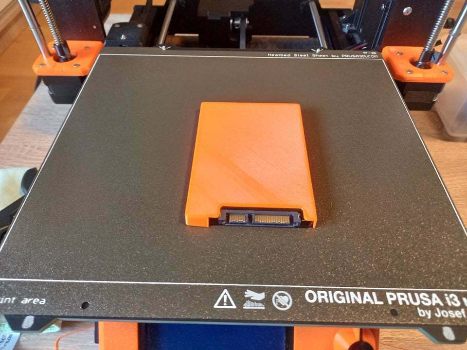 Free 3D file SSD case for Laptop (Notebook)・3D printable design to ...