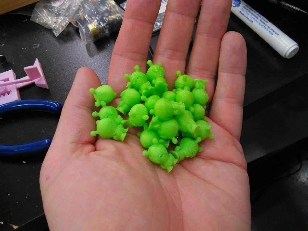 Free 3D file Chibi Alien for single color, multi material, or full ...