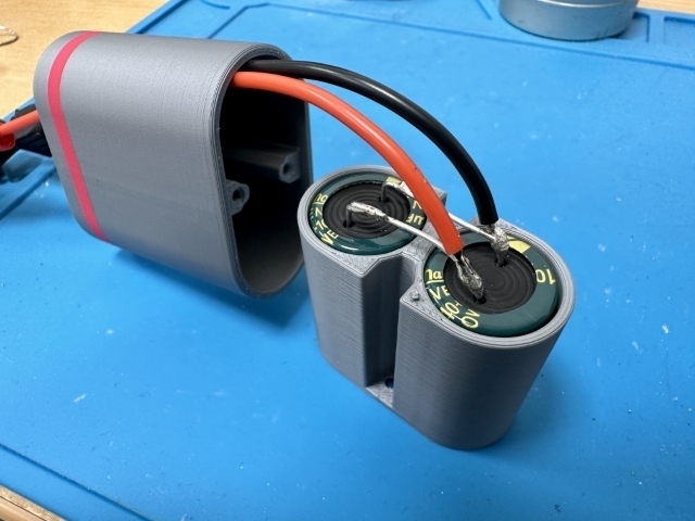 Free 3D file Capacitor case 🔌・3D print design to download・Cults