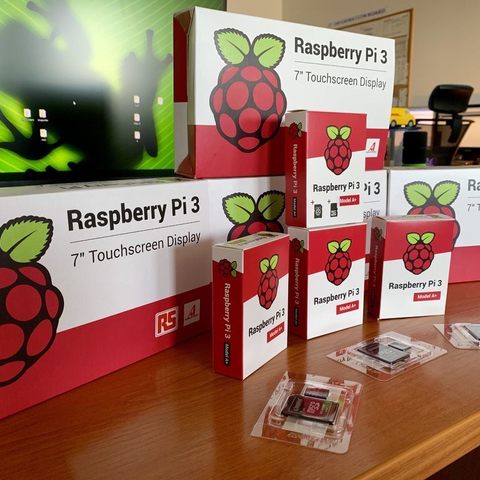 Download free STL files Raspberry Pi Display Case ・ Cults
