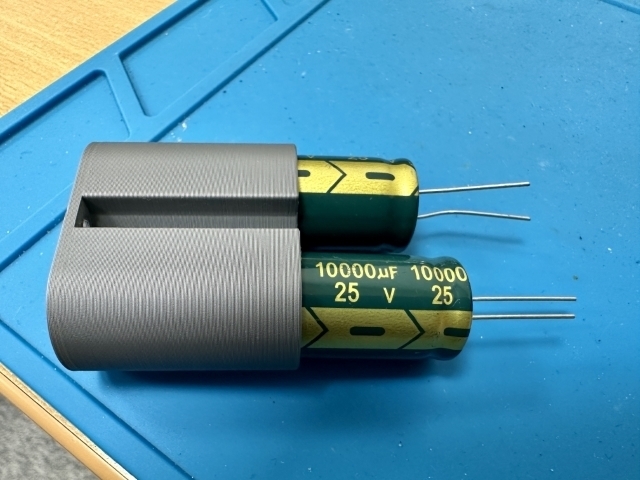 Free 3D file Capacitor case 🔌・3D print design to download・Cults