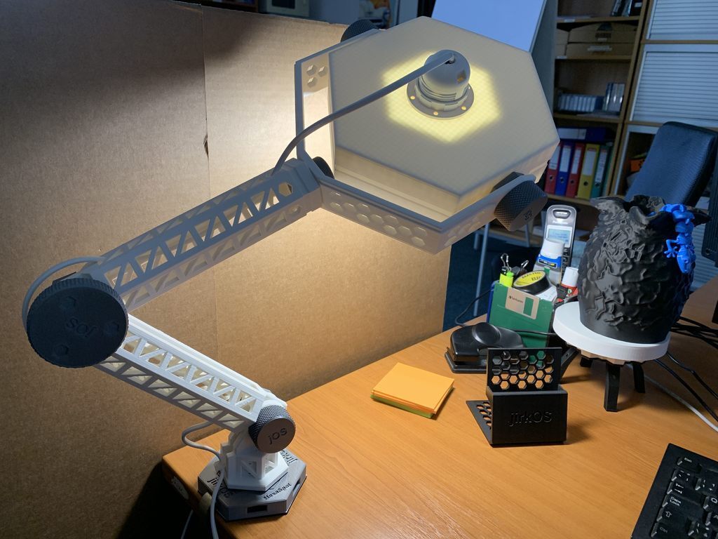 Archivo STL gratis Lámpara HexaSpot v1 👽・Objeto de impresión 3D para descargar・Cults