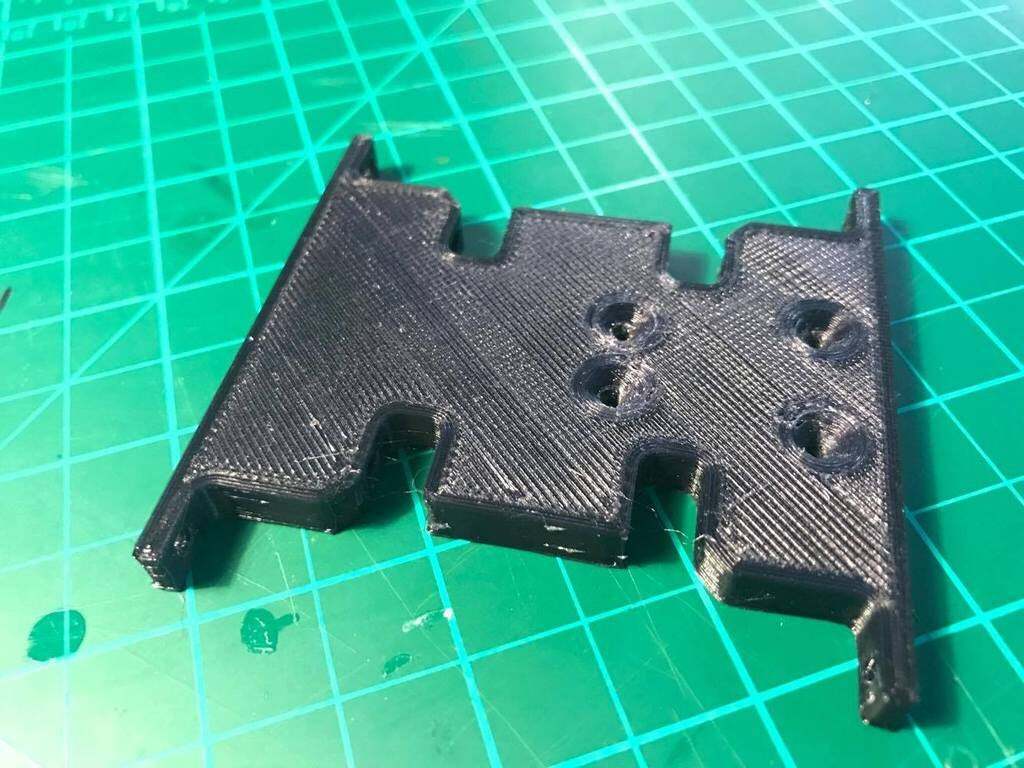 Free STL file SCX10 Skid Plate. High Clearance, Flat Bottom・Object to ...