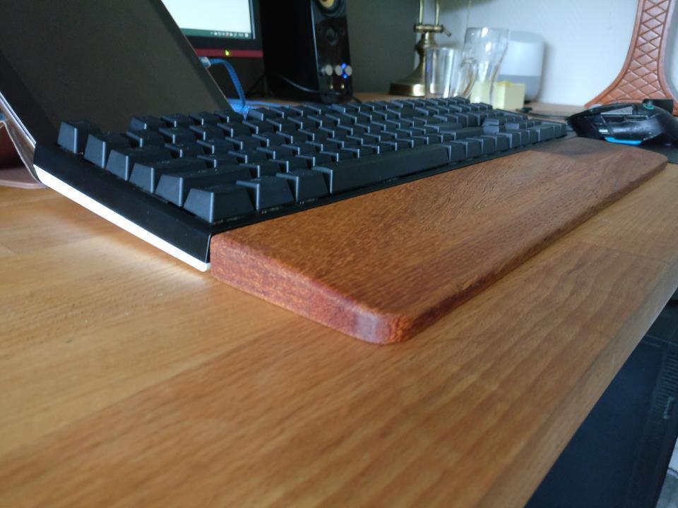 Free STL file Keyboard Wrist Rest・Object to download and to 3D print・Cults