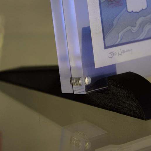 Download free STL file Stand for acrylic photo/woodblock print frame ...